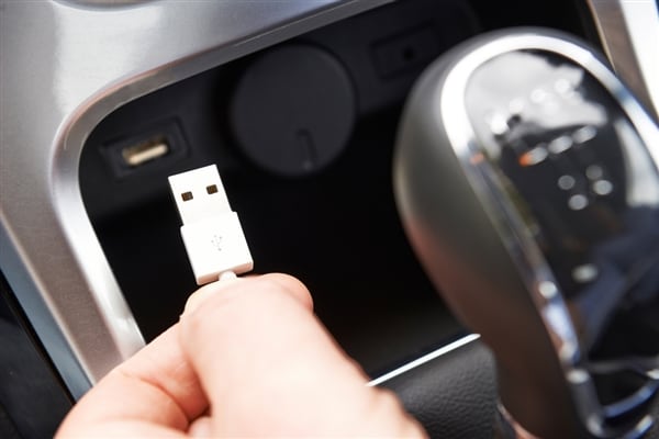 A Complete Power Solution for Automotive USB Ports | Mouser